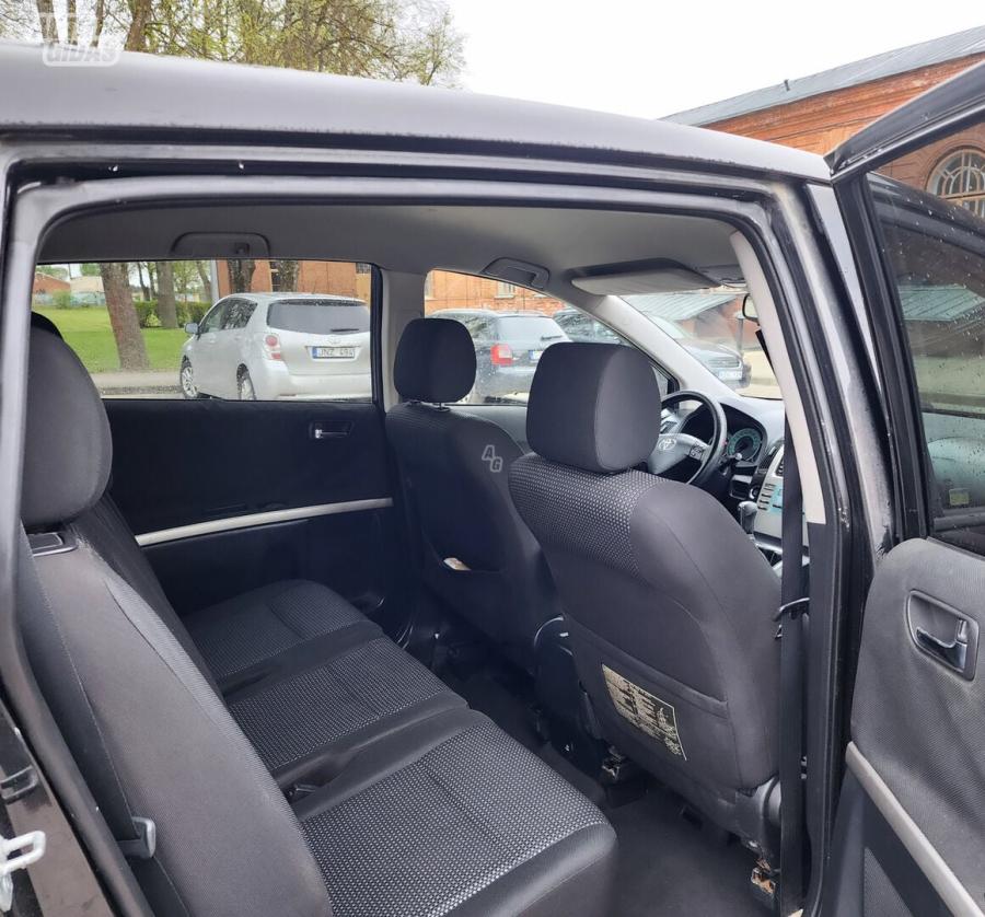 Black Toyota Corolla Verso 2008 in Vilnius, with an engine capacity of 2.20 L and mileage of 245 thousand km for 1750 €, photo 12 on AUTOMOTO.COM.LV