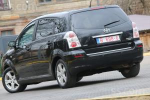 Melns Toyota Corolla Verso 2008 Rīga, ar dzinēja tilpumu 2.20 L un nobraukumu 0 tūkst. km par 2490 €, foto 5 vietnē AUTOMOTO.COM.LV