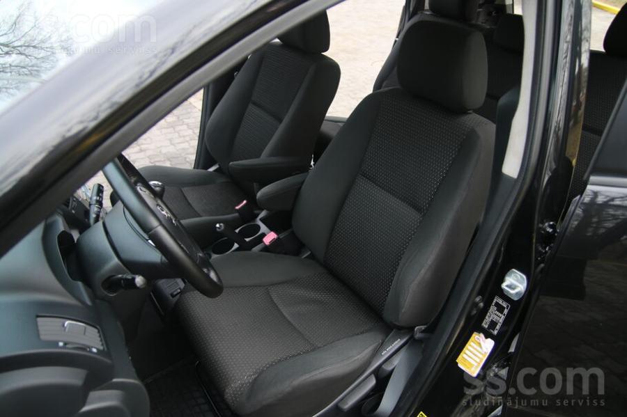 Melns Toyota Corolla Verso 2008 Rīga, ar dzinēja tilpumu 2.20 L un nobraukumu 0 tūkst. km par 2490 €, foto 10 vietnē AUTOMOTO.COM.LV
