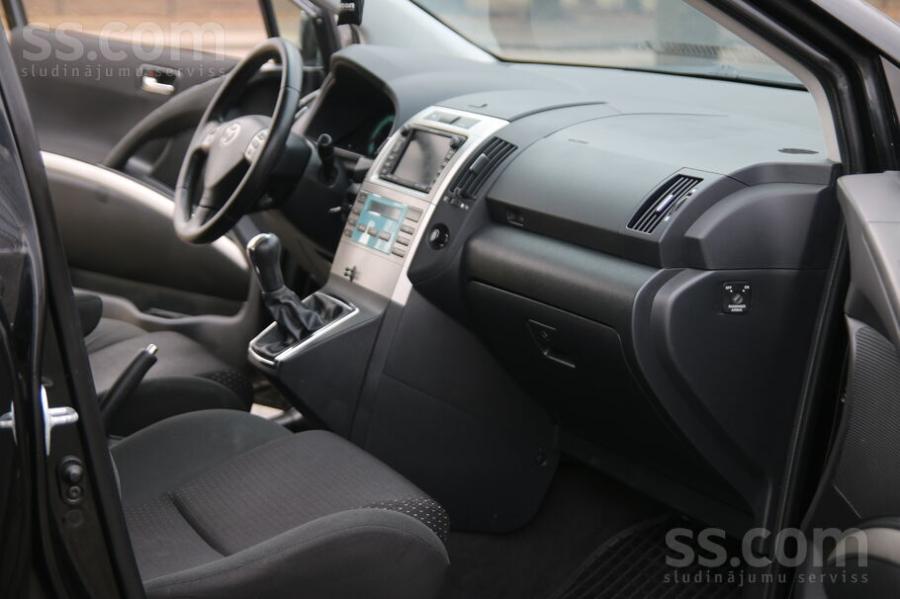 Melns Toyota Corolla Verso 2008 Rīga, ar dzinēja tilpumu 2.20 L un nobraukumu 0 tūkst. km par 2490 €, foto 16 vietnē AUTOMOTO.COM.LV