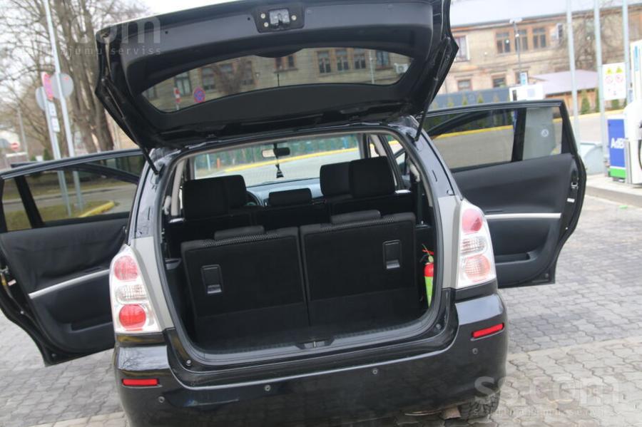 Melns Toyota Corolla Verso 2008 Rīga, ar dzinēja tilpumu 2.20 L un nobraukumu 0 tūkst. km par 2490 €, foto 18 vietnē AUTOMOTO.COM.LV