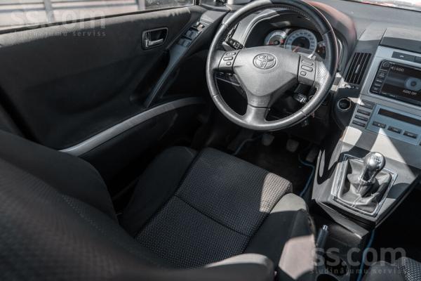 Black Toyota Corolla Verso 2008 in Riga, with an engine capacity of 2.20 L and mileage of 308 thousand km for 990 €, photo 6 on AUTOMOTO.COM.LV