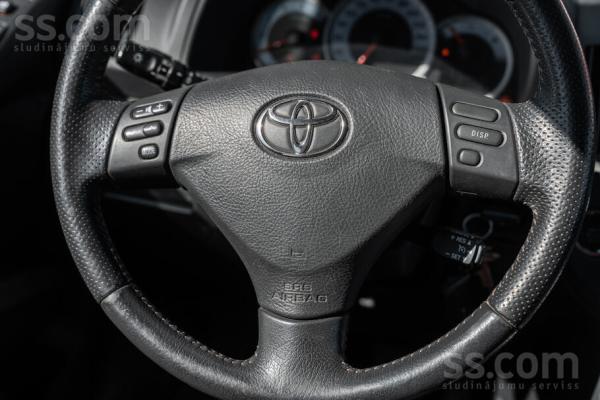 Black Toyota Corolla Verso 2008 in Riga, with an engine capacity of 2.20 L and mileage of 308 thousand km for 990 €, photo 9 on AUTOMOTO.COM.LV
