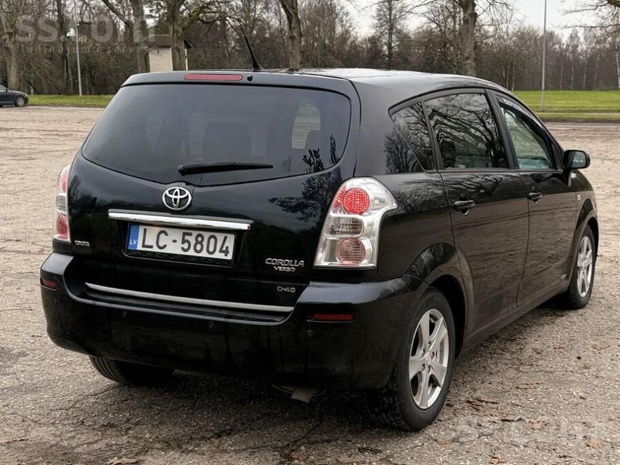 Melns Toyota Corolla Verso 2008 Valmiera, ar dzinēja tilpumu 2.20 L un nobraukumu 262 tūkst. km par 2500 €, foto 5 vietnē AUTOMOTO.COM.LV