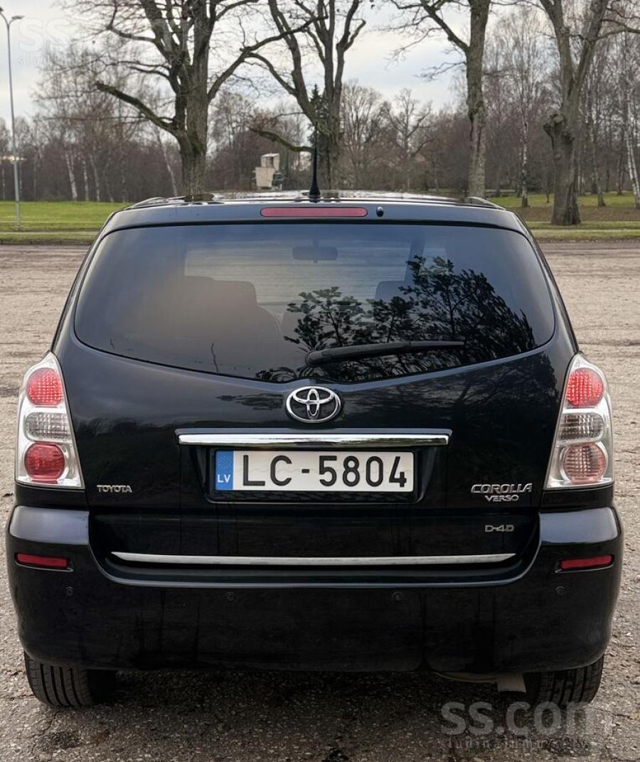 Melns Toyota Corolla Verso 2008 Valmiera, ar dzinēja tilpumu 2.20 L un nobraukumu 262 tūkst. km par 2500 €, foto 7 vietnē AUTOMOTO.COM.LV