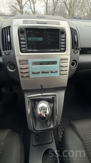 Melns Toyota Corolla Verso 2008 Valmiera, ar dzinēja tilpumu 2.20 L un nobraukumu 262 tūkst. km par 2500 €, foto 13 vietnē AUTOMOTO.COM.LV