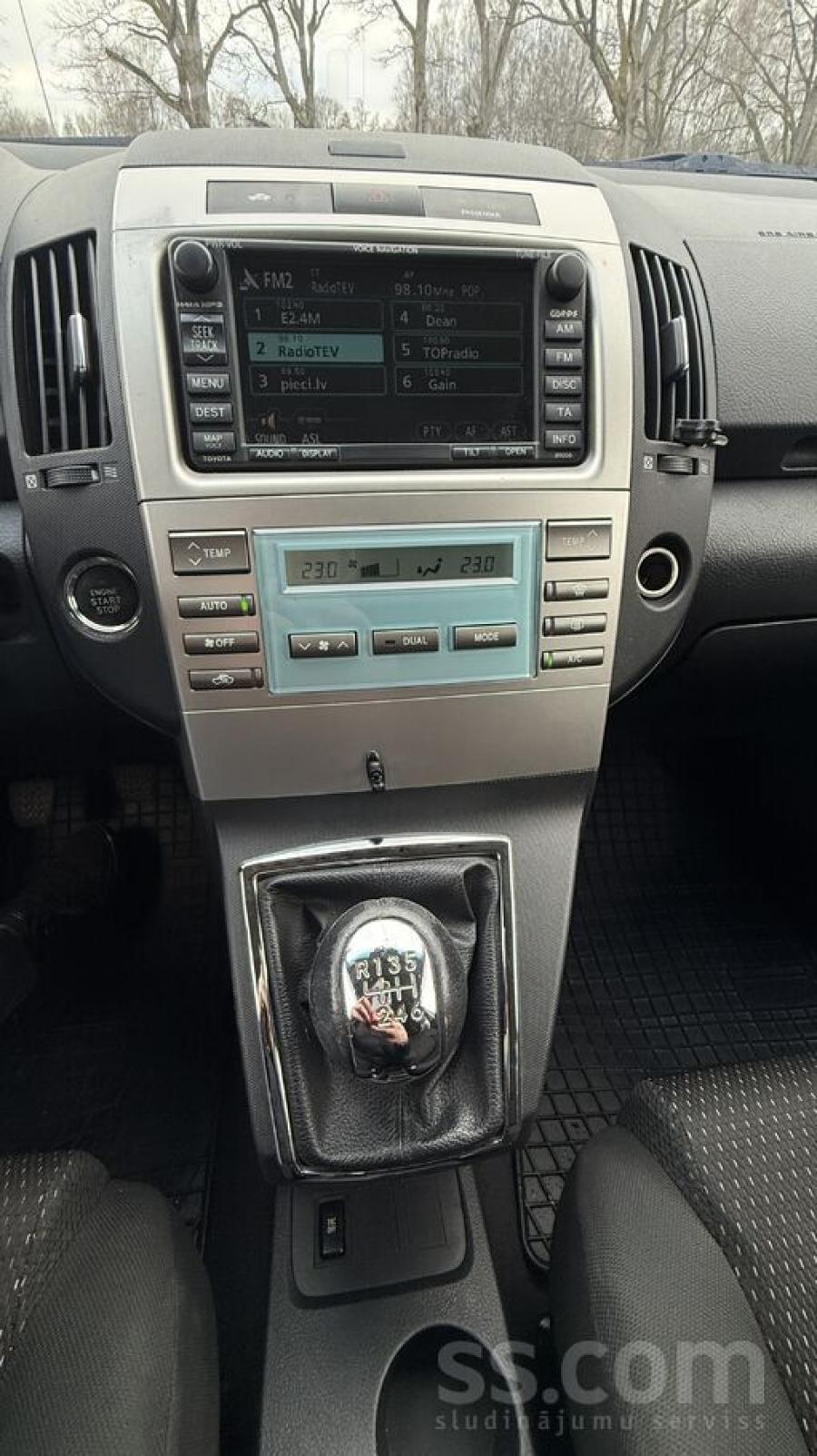 Melns Toyota Corolla Verso 2008 Valmiera, ar dzinēja tilpumu 2.20 L un nobraukumu 262 tūkst. km par 2500 €, foto 13 vietnē AUTOMOTO.COM.LV
