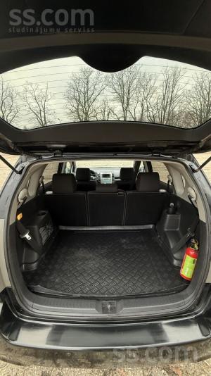 Melns Toyota Corolla Verso 2008 Valmiera, ar dzinēja tilpumu 2.20 L un nobraukumu 262 tūkst. km par 2500 €, foto 15 vietnē AUTOMOTO.COM.LV