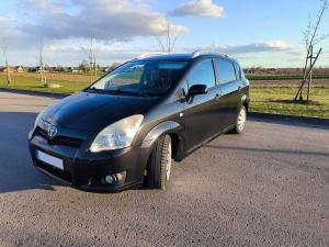 Melns Toyota Corolla Verso 2008 Šauļi, ar dzinēja tilpumu 2.23 L un nobraukumu 280 tūkst. km par 2700 €, foto  vietnē AUTOMOTO.COM.LV