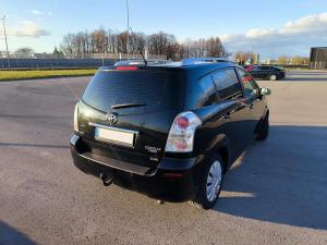 Black Toyota Corolla Verso 2008 in Siauliai, with an engine capacity of 2.23 L and mileage of 280 thousand km for 2700 €, photo 4 on AUTOMOTO.COM.LV