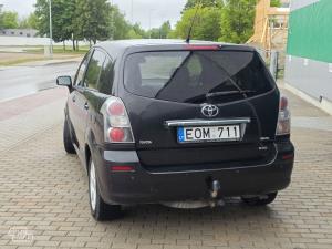 Black Toyota Corolla Verso 2008 in Telschi, with an engine capacity of 2.20 L and mileage of 336 thousand km for 1599 €, photo 7 on AUTOMOTO.COM.LV