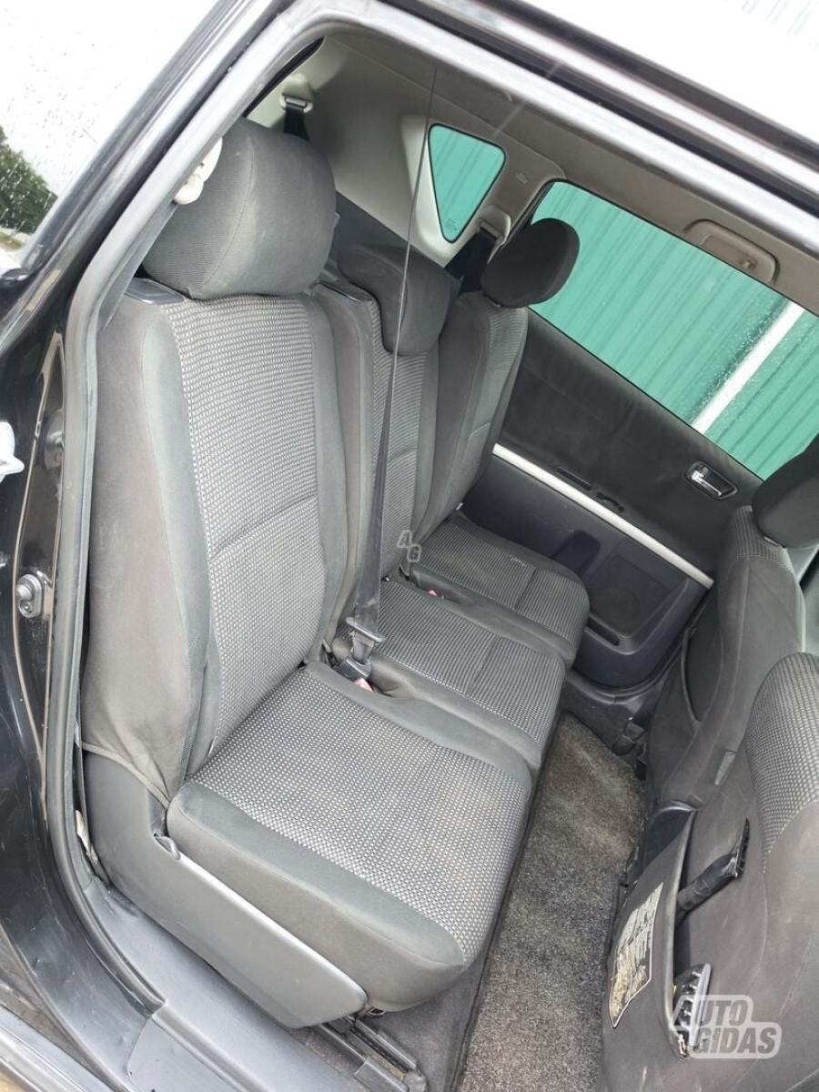 Black Toyota Corolla Verso 2008 in Telschi, with an engine capacity of 2.20 L and mileage of 336 thousand km for 1599 €, photo 11 on AUTOMOTO.COM.LV