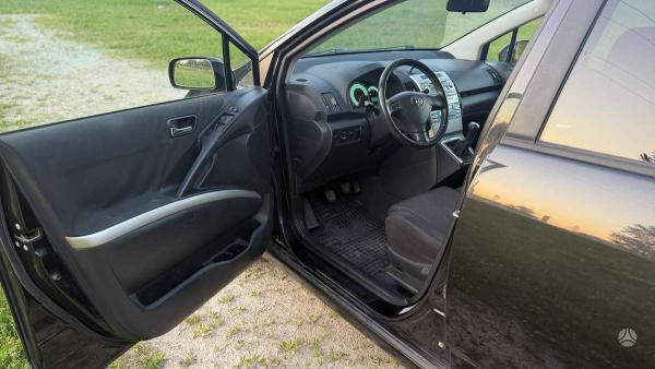 Melns Toyota Corolla Verso 2008 Viļņa, ar dzinēja tilpumu 2.20 L un nobraukumu 220 tūkst. km par 2400 €, foto 10 vietnē AUTOMOTO.COM.LV