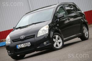 Melns Toyota Corolla Verso 2008 Rīga, ar dzinēja tilpumu 2.00 L un nobraukumu 268 tūkst. km par 2590 €, foto  vietnē AUTOMOTO.COM.LV