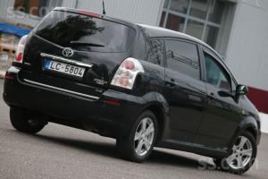 Black Toyota Corolla Verso 2008 in Riga, with an engine capacity of 2.00 L and mileage of 268 thousand km for 2590 €, photo 3 on AUTOMOTO.COM.LV