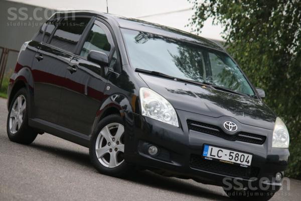 Black Toyota Corolla Verso 2008 in Riga, with an engine capacity of 2.00 L and mileage of 268 thousand km for 2590 €, photo 3 on AUTOMOTO.COM.LV