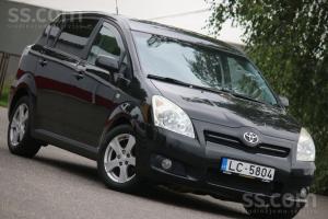 Black Toyota Corolla Verso 2008 in Riga, with an engine capacity of 2.00 L and mileage of 268 thousand km for 2590 €, photo 4 on AUTOMOTO.COM.LV