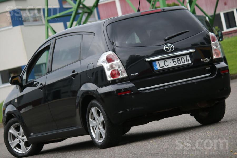 Black Toyota Corolla Verso 2008 in Riga, with an engine capacity of 2.00 L and mileage of 268 thousand km for 2590 €, photo 5 on AUTOMOTO.COM.LV