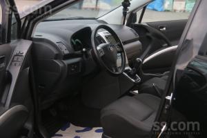 Black Toyota Corolla Verso 2008 in Riga, with an engine capacity of 2.00 L and mileage of 268 thousand km for 2590 €, photo 8 on AUTOMOTO.COM.LV