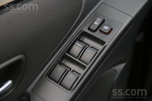 Black Toyota Corolla Verso 2008 in Riga, with an engine capacity of 2.00 L and mileage of 268 thousand km for 2590 €, photo 9 on AUTOMOTO.COM.LV