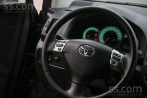 Black Toyota Corolla Verso 2008 in Riga, with an engine capacity of 2.00 L and mileage of 268 thousand km for 2590 €, photo 13 on AUTOMOTO.COM.LV