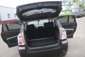 Black Toyota Corolla Verso 2008 in Riga, with an engine capacity of 2.00 L and mileage of 268 thousand km for 2590 €, photo 19 on AUTOMOTO.COM.LV