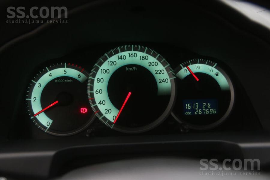 Black Toyota Corolla Verso 2008 in Riga, with an engine capacity of 2.00 L and mileage of 268 thousand km for 2590 €, photo 23 on AUTOMOTO.COM.LV