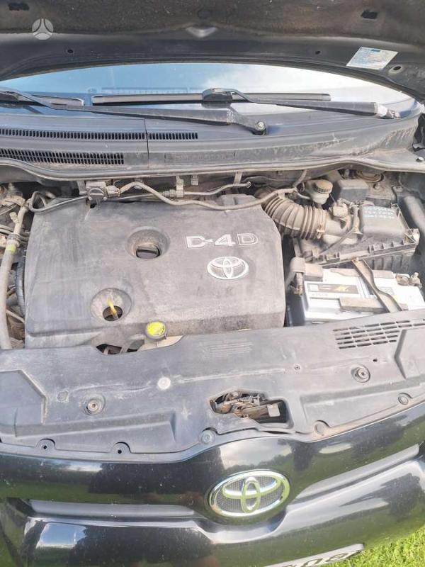 Melns Toyota Corolla Verso 2008 Vilkaviškis, ar dzinēja tilpumu 2.23 L un nobraukumu 425 tūkst. km par 1450 €, foto 10 vietnē AUTOMOTO.COM.LV