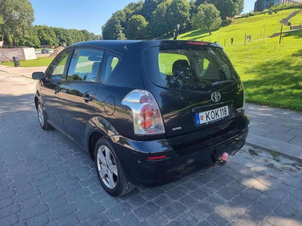 Melns Toyota Corolla Verso 2008 Viļņa, ar dzinēja tilpumu 1.79 L un nobraukumu 270 tūkst. km par 2650 €, foto 4 vietnē AUTOMOTO.COM.LV
