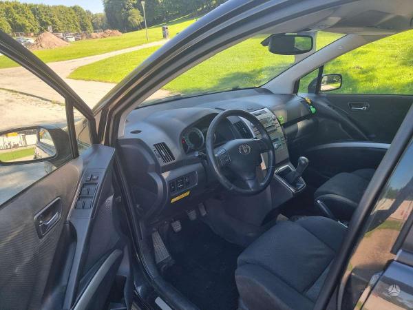 Melns Toyota Corolla Verso 2008 Viļņa, ar dzinēja tilpumu 1.79 L un nobraukumu 270 tūkst. km par 2650 €, foto 5 vietnē AUTOMOTO.COM.LV