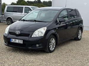 Melns Toyota Corolla Verso 2008 Šauļi, ar dzinēja tilpumu 2.20 L un nobraukumu 389 tūkst. km par 1500 €, foto  vietnē AUTOMOTO.COM.LV