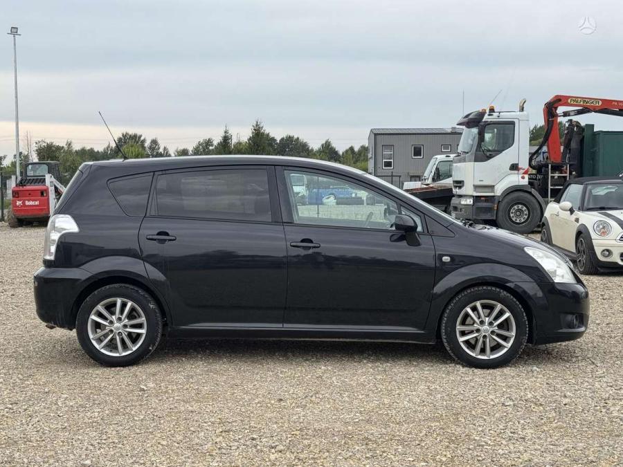 Melns Toyota Corolla Verso 2008 Šauļi, ar dzinēja tilpumu 2.20 L un nobraukumu 389 tūkst. km par 1500 €, foto 8 vietnē AUTOMOTO.COM.LV