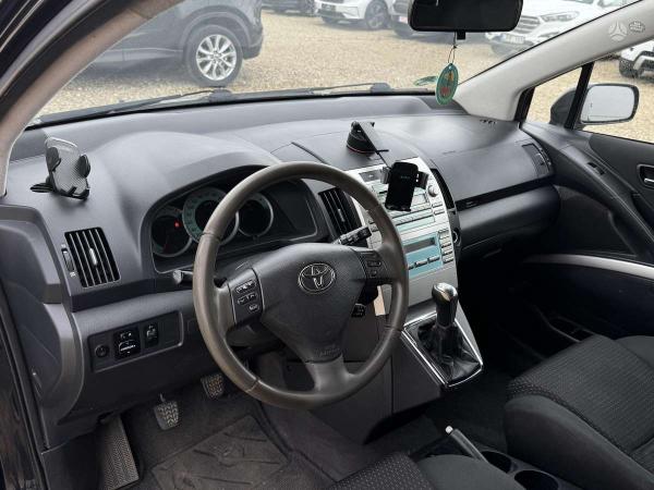 Melns Toyota Corolla Verso 2008 Šauļi, ar dzinēja tilpumu 2.20 L un nobraukumu 389 tūkst. km par 1500 €, foto 11 vietnē AUTOMOTO.COM.LV