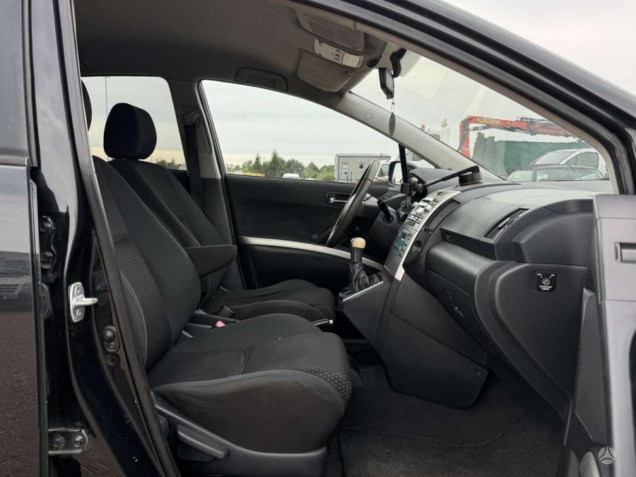 Melns Toyota Corolla Verso 2008 Šauļi, ar dzinēja tilpumu 2.20 L un nobraukumu 389 tūkst. km par 1500 €, foto 13 vietnē AUTOMOTO.COM.LV
