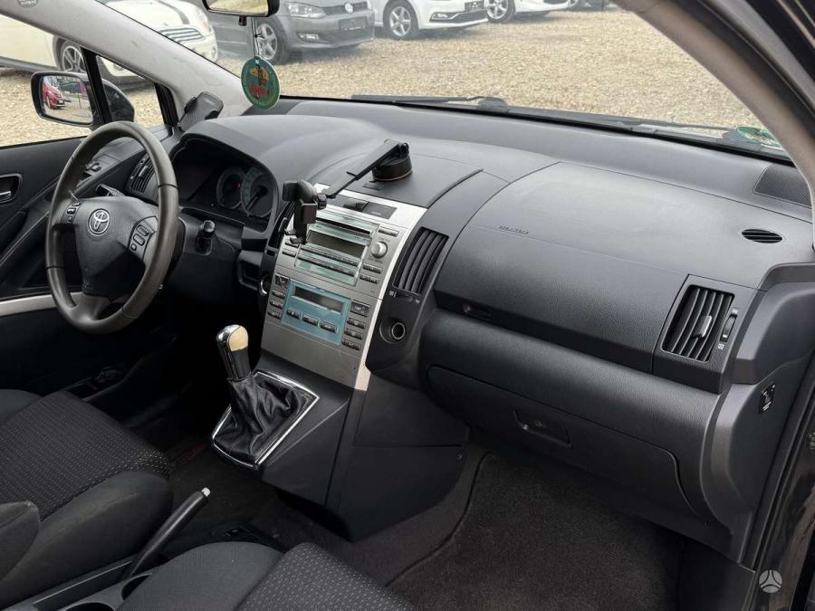 Melns Toyota Corolla Verso 2008 Šauļi, ar dzinēja tilpumu 2.20 L un nobraukumu 389 tūkst. km par 1500 €, foto 14 vietnē AUTOMOTO.COM.LV