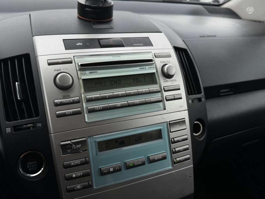 Melns Toyota Corolla Verso 2008 Šauļi, ar dzinēja tilpumu 2.20 L un nobraukumu 389 tūkst. km par 1500 €, foto 17 vietnē AUTOMOTO.COM.LV