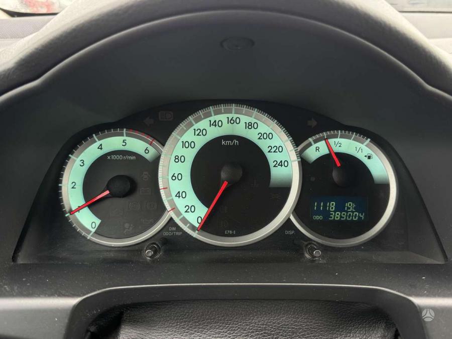 Melns Toyota Corolla Verso 2008 Šauļi, ar dzinēja tilpumu 2.20 L un nobraukumu 389 tūkst. km par 1500 €, foto 18 vietnē AUTOMOTO.COM.LV