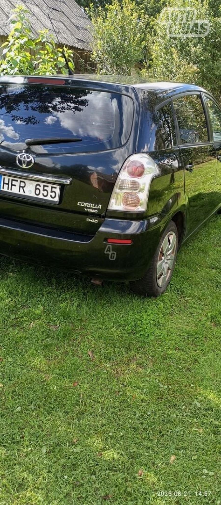 Black Toyota Corolla Verso 2008 in Vilnius, with an engine capacity of 2.20 L and mileage of 283 thousand km for 2600 €, photo 5 on AUTOMOTO.COM.LV