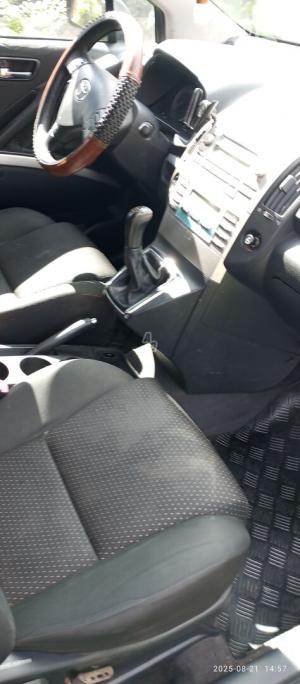 Black Toyota Corolla Verso 2008 in Vilnius, with an engine capacity of 2.20 L and mileage of 283 thousand km for 2600 €, photo 11 on AUTOMOTO.COM.LV