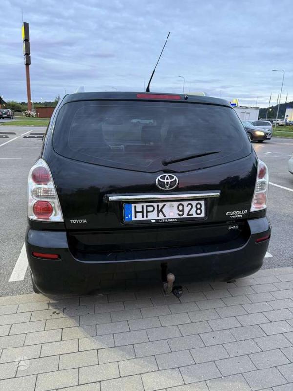 Melns Toyota Corolla Verso 2008 Viļņa, ar dzinēja tilpumu 0.00 L un nobraukumu 405 tūkst. km par 1500 €, foto 5 vietnē AUTOMOTO.COM.LV