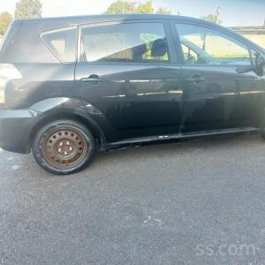 Black Toyota Corolla Verso 2008 in Bauska, with an engine capacity of 2.20 L and mileage of 351 thousand km for 1650 €, photo 5 on AUTOMOTO.COM.LV