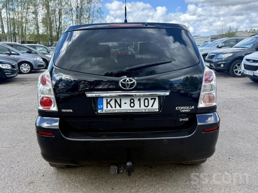 Black Toyota Corolla Verso 2009 in Riga, with an engine capacity of 2.20 L and mileage of 0 thousand km for 2100 €, photo 6 on AUTOMOTO.COM.LV