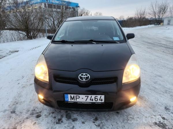 Melns Toyota Corolla Verso 2009 Rīga, ar dzinēja tilpumu 2.20 L un nobraukumu 277 tūkst. km par 2500 €, foto 4 vietnē AUTOMOTO.COM.LV