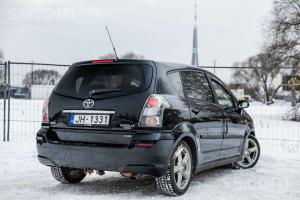 Melns Toyota Corolla Verso 2009 Rīga, ar dzinēja tilpumu 2.20 L un nobraukumu 326 tūkst. km par 2490 €, foto 4 vietnē AUTOMOTO.COM.LV