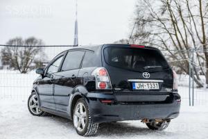 Melns Toyota Corolla Verso 2009 Rīga, ar dzinēja tilpumu 2.20 L un nobraukumu 326 tūkst. km par 2490 €, foto 5 vietnē AUTOMOTO.COM.LV