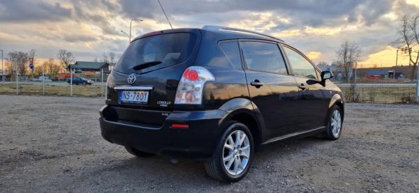Black Toyota Corolla Verso 2009 in Riga, with an engine capacity of 2.20 L and mileage of 265 thousand km for 3850 €, photo 6 on AUTOMOTO.COM.LV