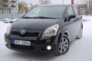 Black Toyota Corolla Verso 2009 in Jekabpils, with an engine capacity of 2.20 L and mileage of 236 thousand km for 4100 €, photo  on AUTOMOTO.COM.LV