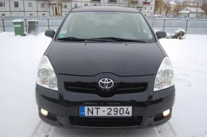 Black Toyota Corolla Verso 2009 in Jekabpils, with an engine capacity of 2.20 L and mileage of 236 thousand km for 4100 €, photo 5 on AUTOMOTO.COM.LV