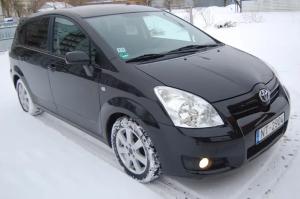 Black Toyota Corolla Verso 2009 in Jekabpils, with an engine capacity of 2.20 L and mileage of 236 thousand km for 4100 €, photo 6 on AUTOMOTO.COM.LV