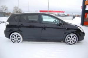 Black Toyota Corolla Verso 2009 in Jekabpils, with an engine capacity of 2.20 L and mileage of 236 thousand km for 4100 €, photo 7 on AUTOMOTO.COM.LV